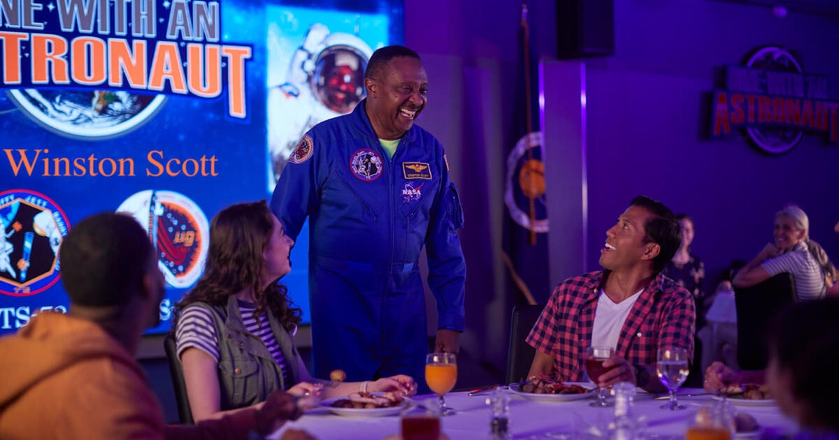 Kennedy Space Center: Chatta med en astronaut-upplevelse | GetYourGuide