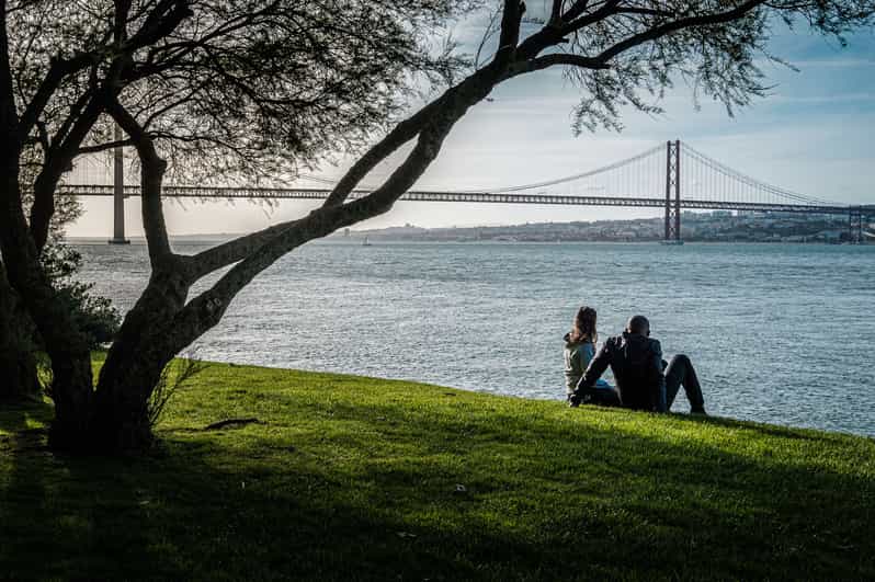 Lisbon: Private Cacilhas and Almada Walking Photo Tour | GetYourGuide