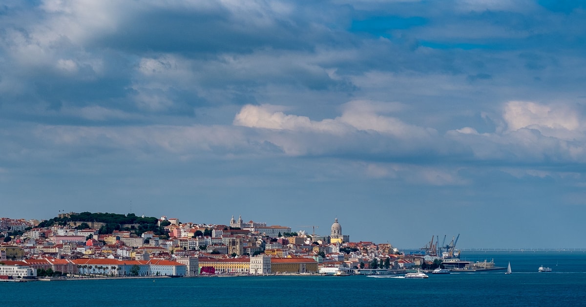 Lisbon: Private Cacilhas and Almada Walking Photo Tour | GetYourGuide
