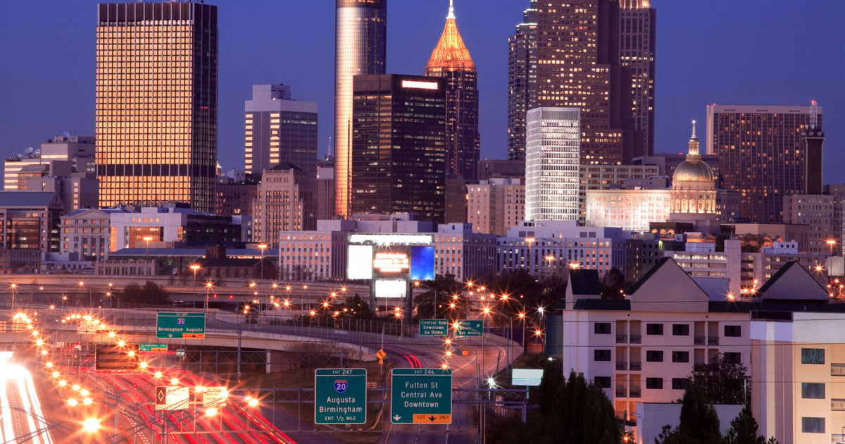 Atlanta: City Lights Night Tour with Photos & Dinner Stop | GetYourGuide