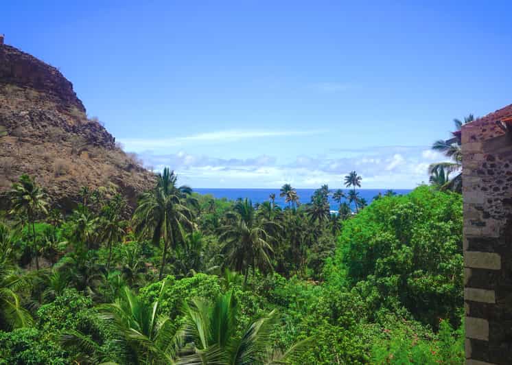 Santiago: Senderismo por el Valle de Calabaceira y Visita a la Cidade ...