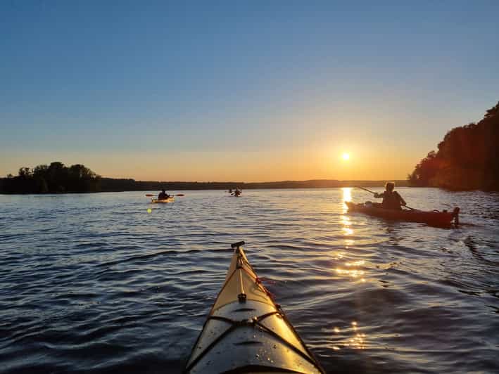 Stoccolma: tour in kayak al tramonto sul lago Mälaren con tè e torta ...