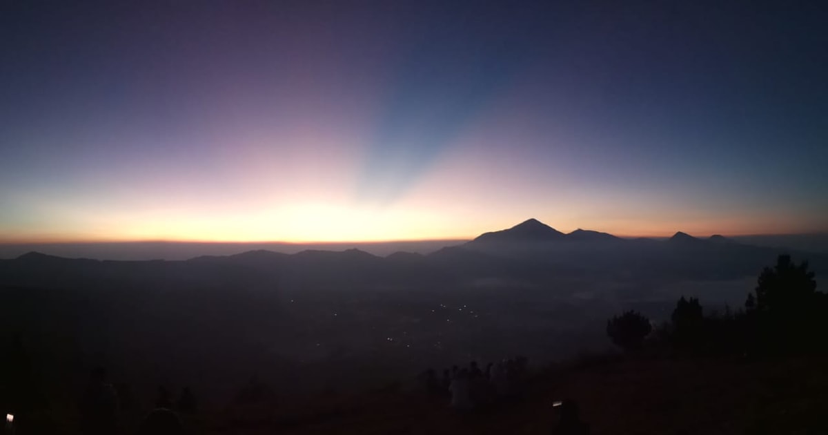 Alba Gunung Putri, Fabbrica di tè e piantagione di tè, Sorgente termale ...