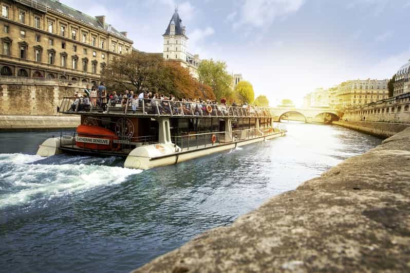 Paris: Bootsfahrt mit Getränk, Eis oder Dessert | GetYourGuide