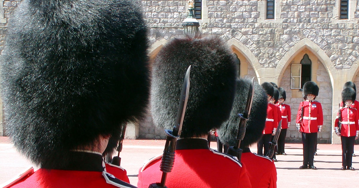 Londres: visita guiada a pie por la ceremonia del cambio de guardia ...