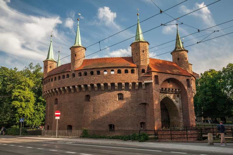 Krakow: the Old Town and the Wawel Castle Guided Tour | GetYourGuide