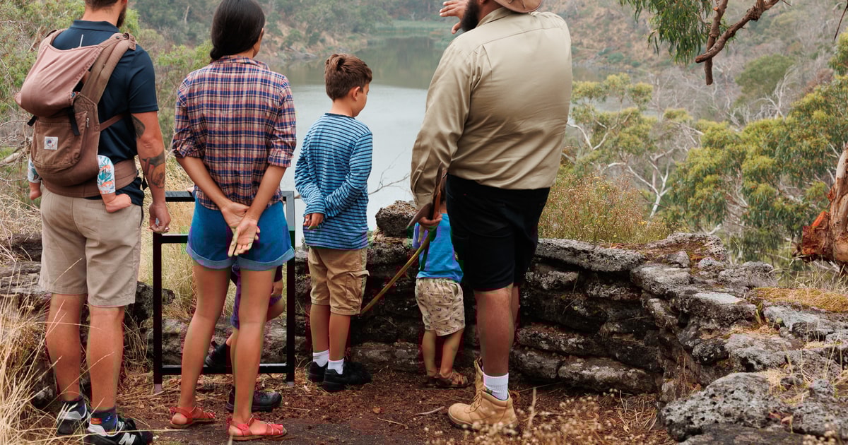 Lago Condah: Excursión de un día a Kooyang Yana con guía cultural ...