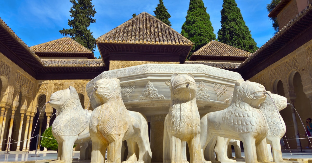 Granada: Alhambra and Nasrid Palaces Private Guide Tour | GetYourGuide