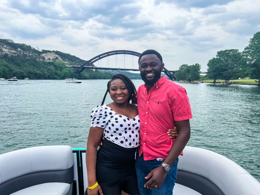 Austin: Tour en barco guiado por el Lago Austin | GetYourGuide