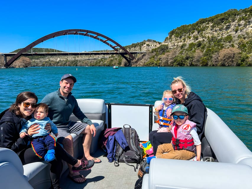 Austin: Tour en barco guiado por el Lago Austin | GetYourGuide