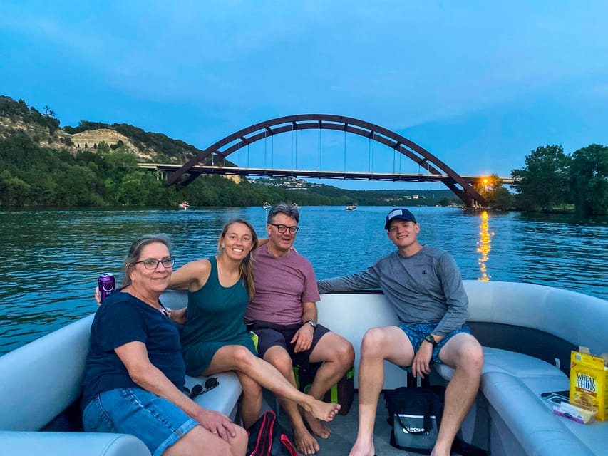 Austin: Tour en barco guiado por el Lago Austin | GetYourGuide