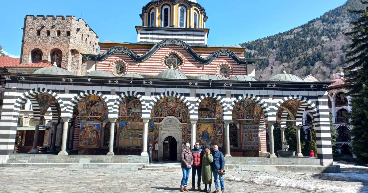 Bulgaria: Visita histórica a pie y frescos del Monasterio de Rila ...