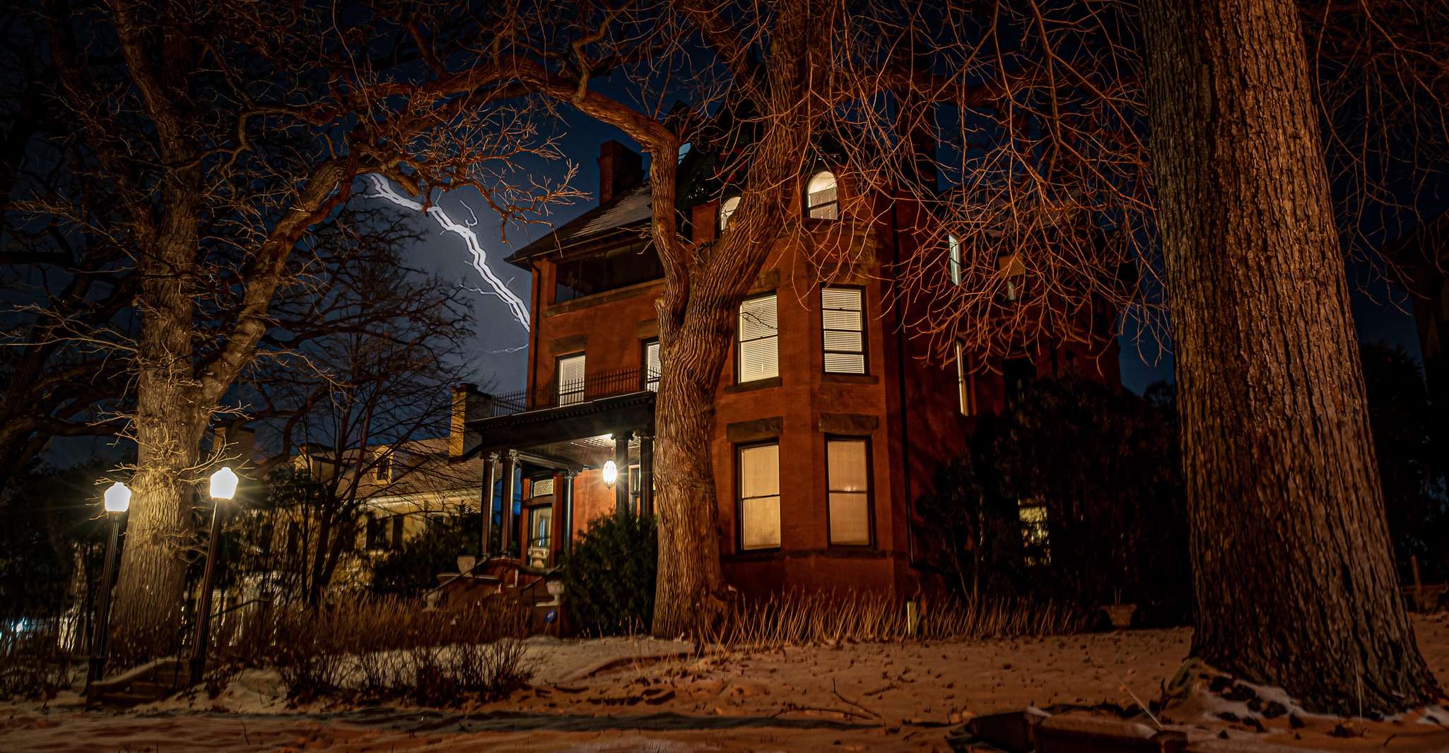 St. Paul, Mansions of Mystery Twin Cities Ghost Walking Tour | Guided Tour in St paul minnesota