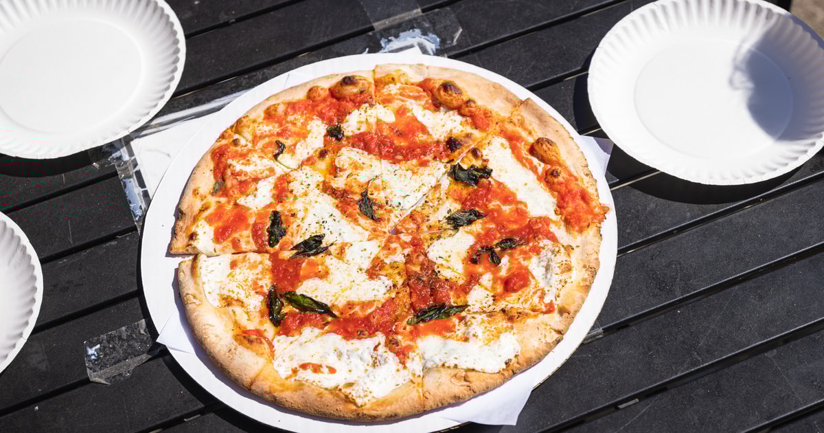 Brooklyn: Brooklyn Heights & DUMBO Neighborhood Food Tour | GetYourGuide