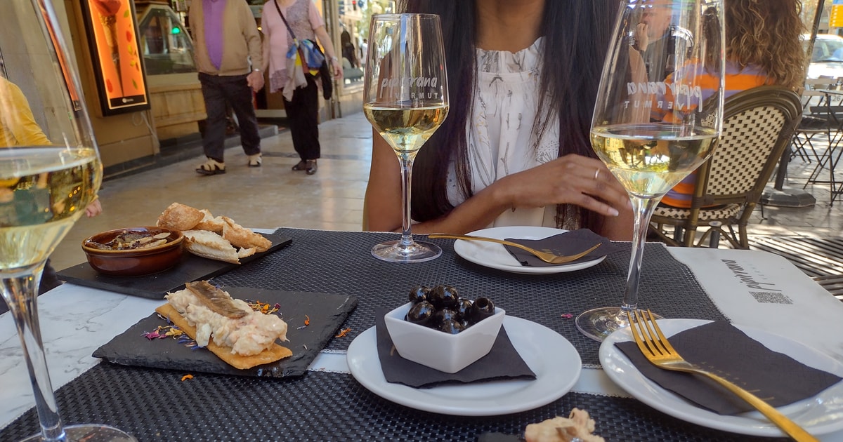 Alicante: Paseo gastronómico con cata de vinos y tapas | GetYourGuide