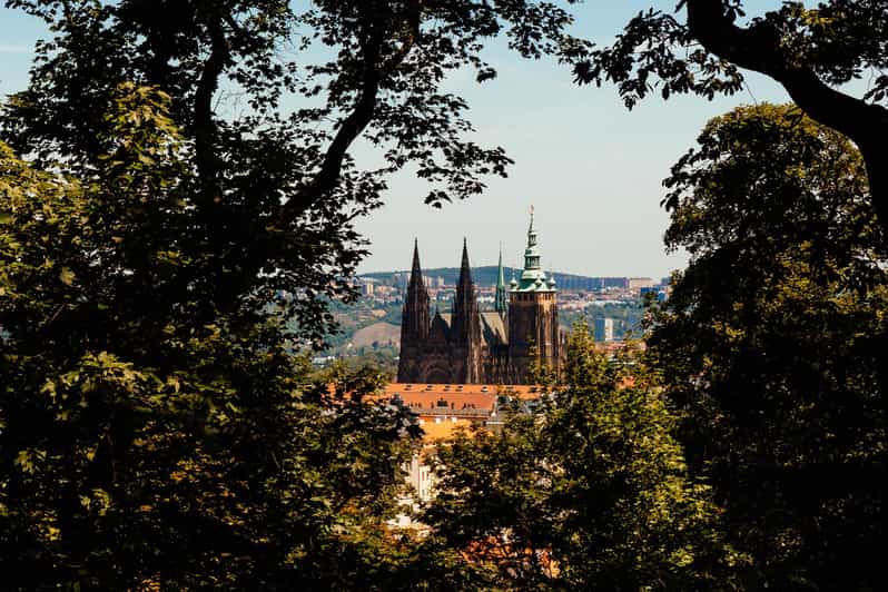 Praag: privéwandeling door de Praagse Burcht en de wijk | GetYourGuide