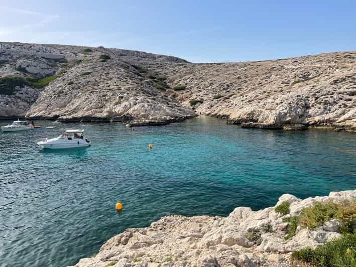 Von Marseille aus: Bootstour zu einer Calanque auf der Insel Frioul ...
