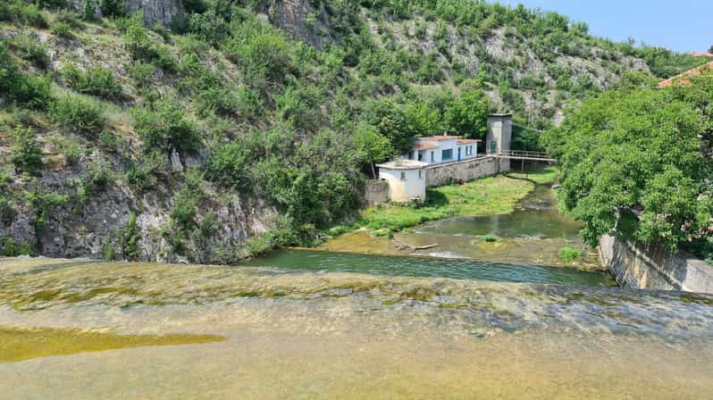 Vanuit Sofia: Wandeling langs de rivier Zlatna Panega met bezoek aan ...