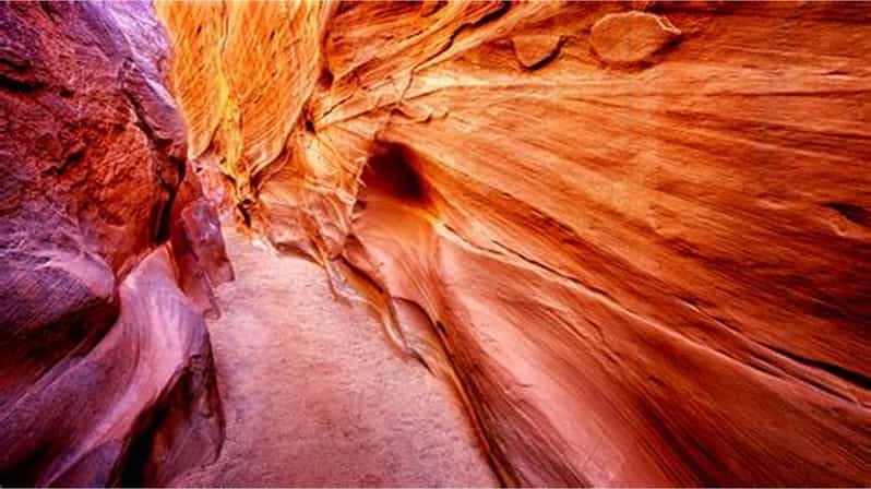 Σαρμ: Colored Canyon Dahab Tour με τρεις πισίνες Snorkeling | GetYourGuide