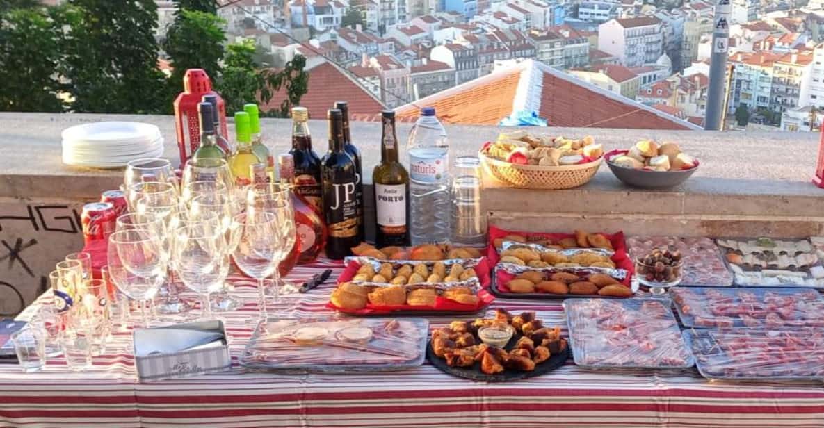 Lissabon: Private Highlights Tuk-Tuk Tour mit Tapas und Wein | GetYourGuide