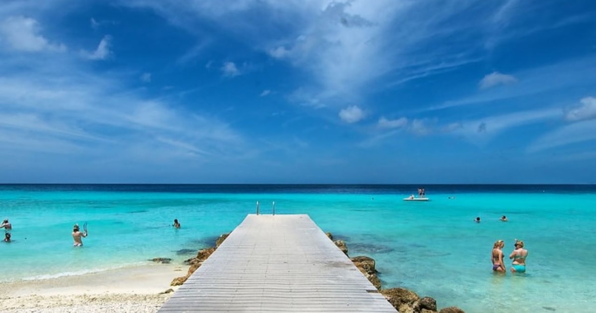 Willemstad: Guided Beach Hopping Tour by Bus or Jeep | GetYourGuide