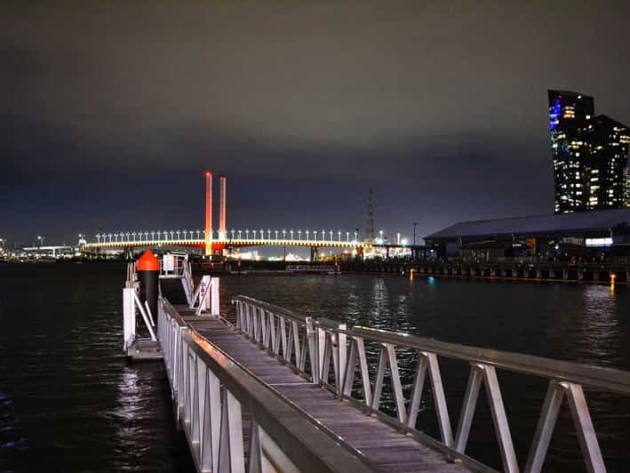 Melbourne: Nighttime Private City Tour with Transfer & Stops | GetYourGuide