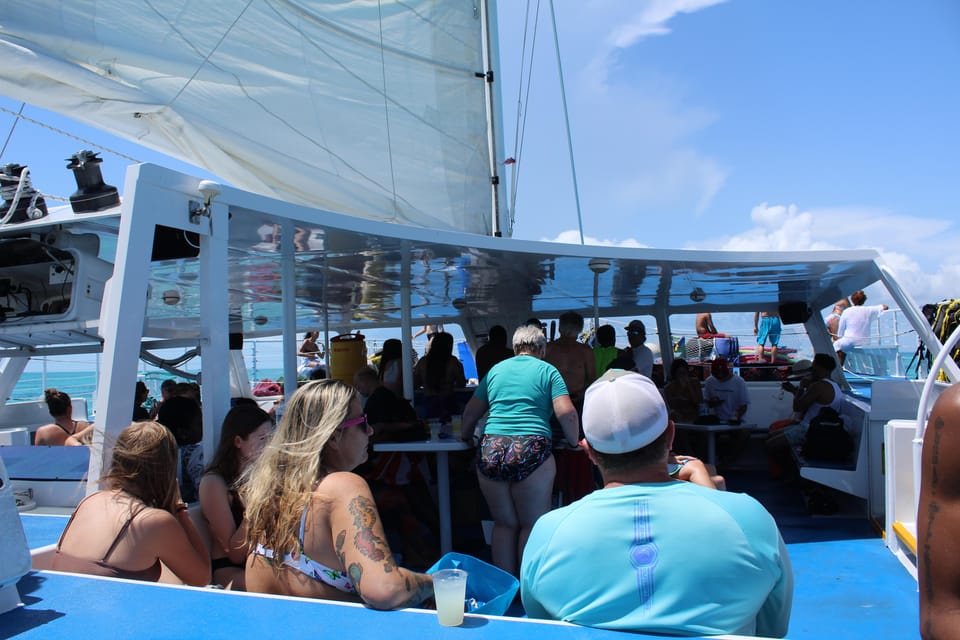 Miami: Tour en barco por Cayo Hueso con snorkel opcional y barra libre ...