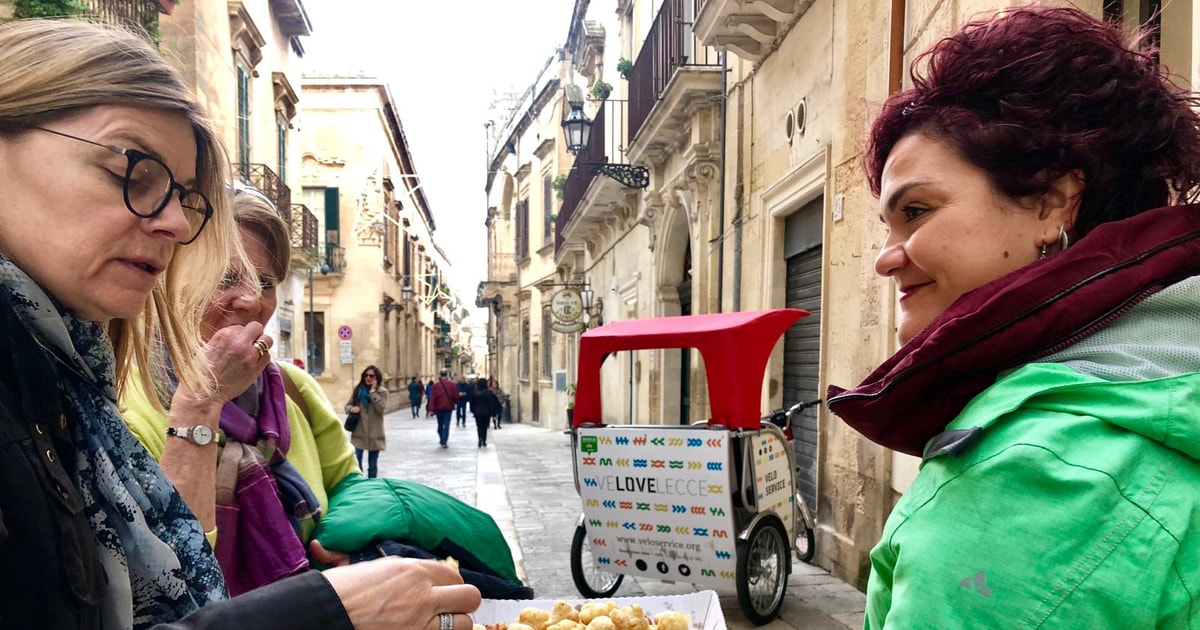 Lecce: Tour guidato e degustazione di cibo di strada con il risciò ...