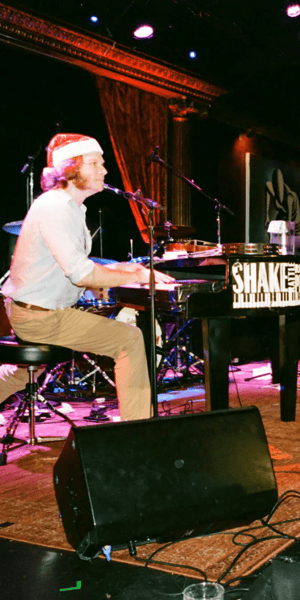 New York City Dueling Pianos Show Getyourguide