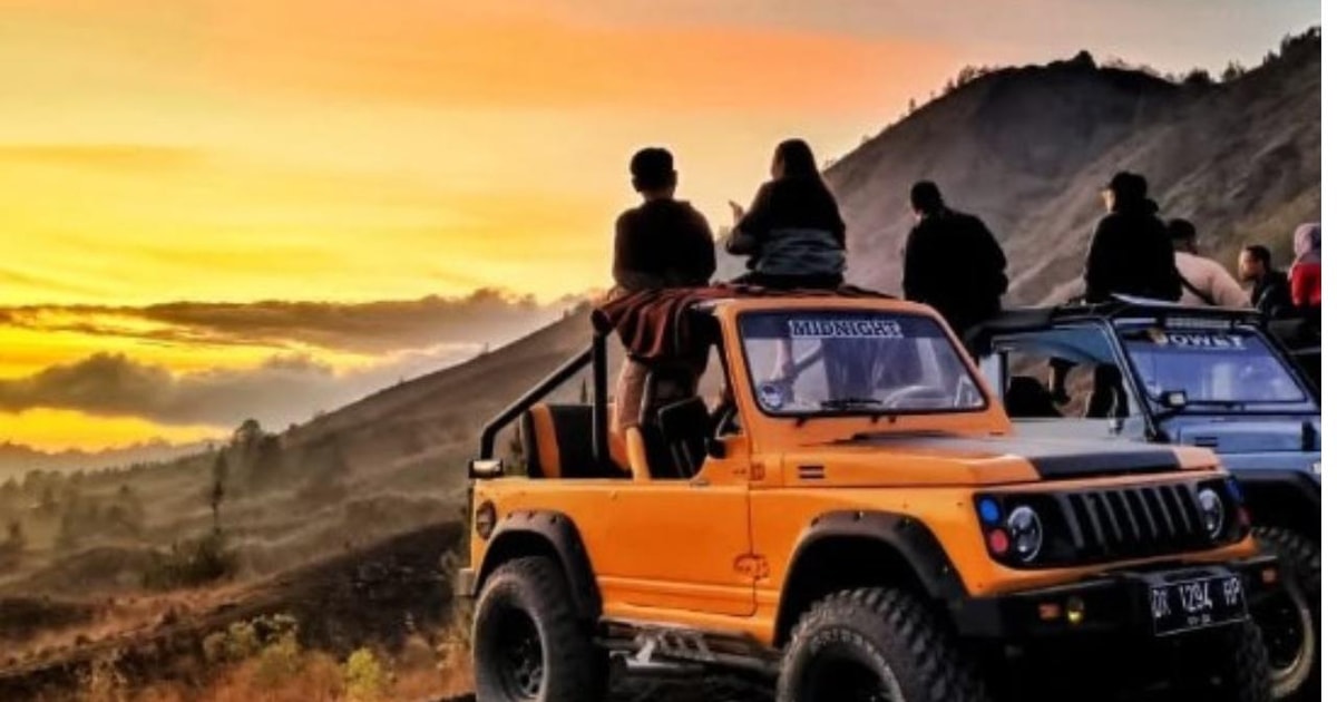 Kintamani: Jeep Sunrise Trekking cu Hot Spring Kintamani | GetYourGuide