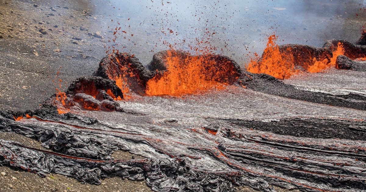 Reykjavík: Aktiver Vulkan und Blaue Lagune Tour | GetYourGuide