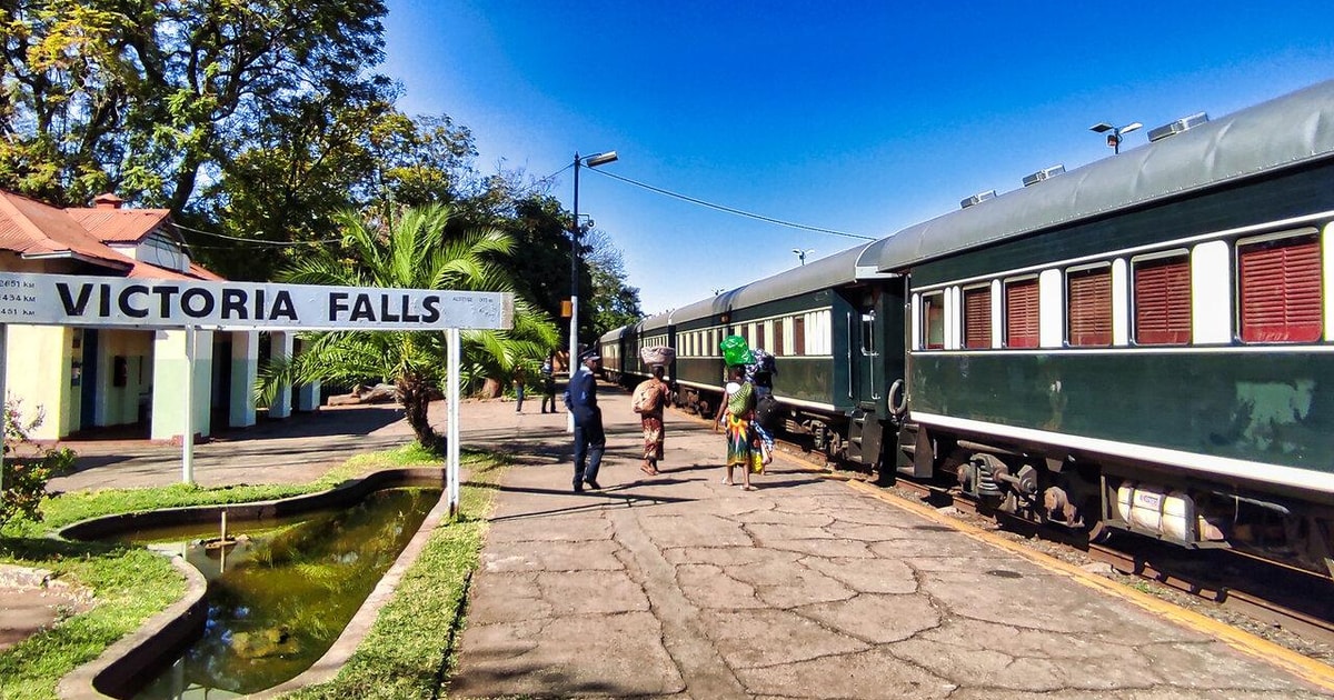 Cataratas Victoria: Tour privado por la ciudad histórica + Paseo por el ...
