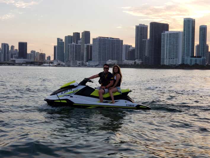 Miami: Paseo en moto acuática y pontón costero | GetYourGuide