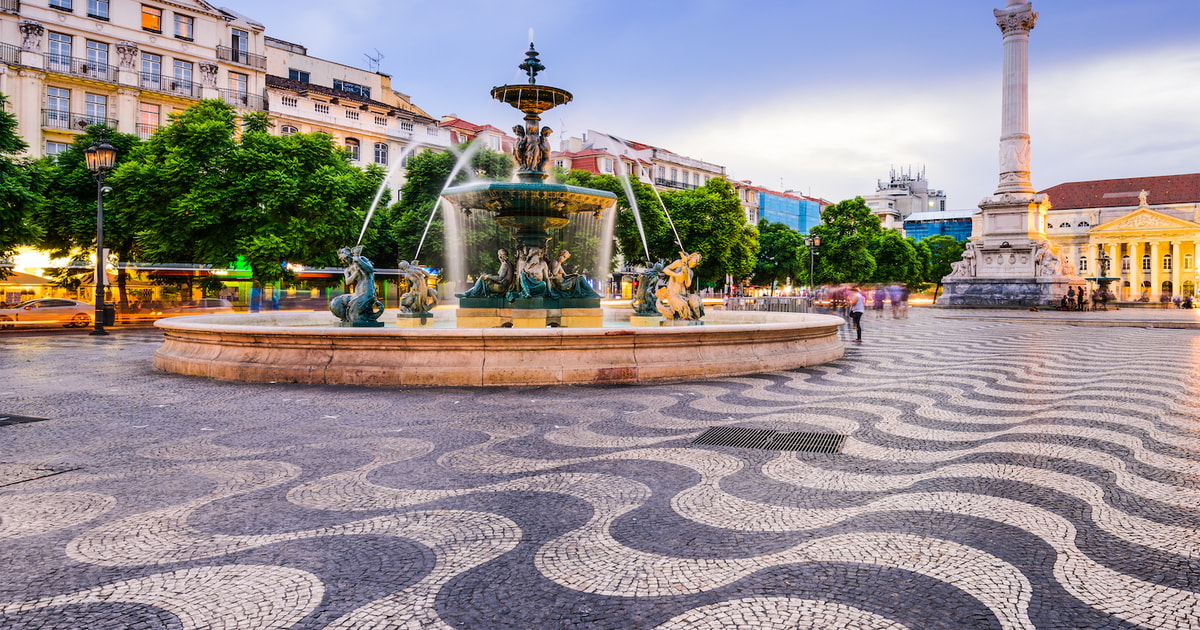 Lissabon: Baixa und Chiado - Selbstgeführter Stadtrundgang | GetYourGuide