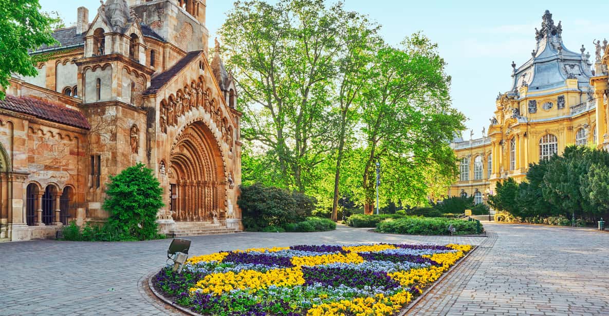 Budapest: recorrido a pie autoguiado por el parque de la ciudad | GetYourGuide