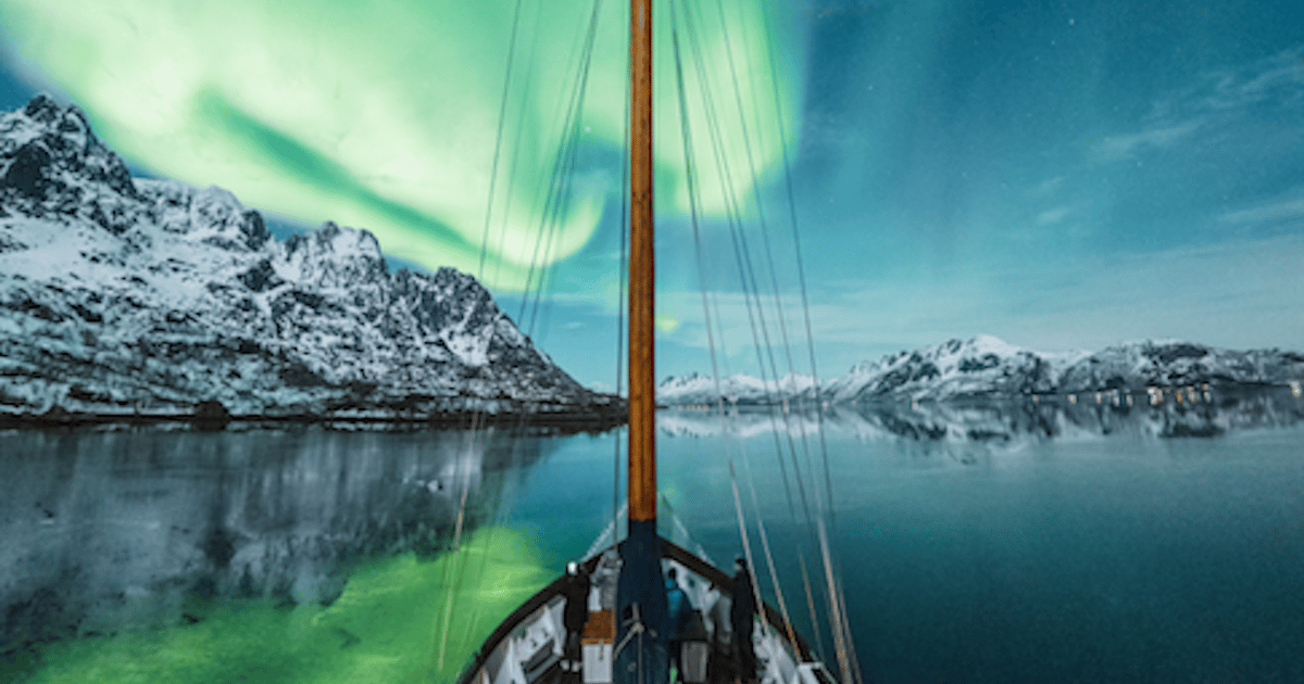 Tromso: Luxury Northern Lights Cruise with Hot Tub & Dinner | GetYourGuide
