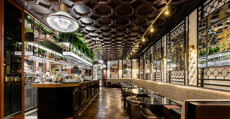 Budapešť: Párisi Passage Restaurant Menu o 3 chodech | GetYourGuide