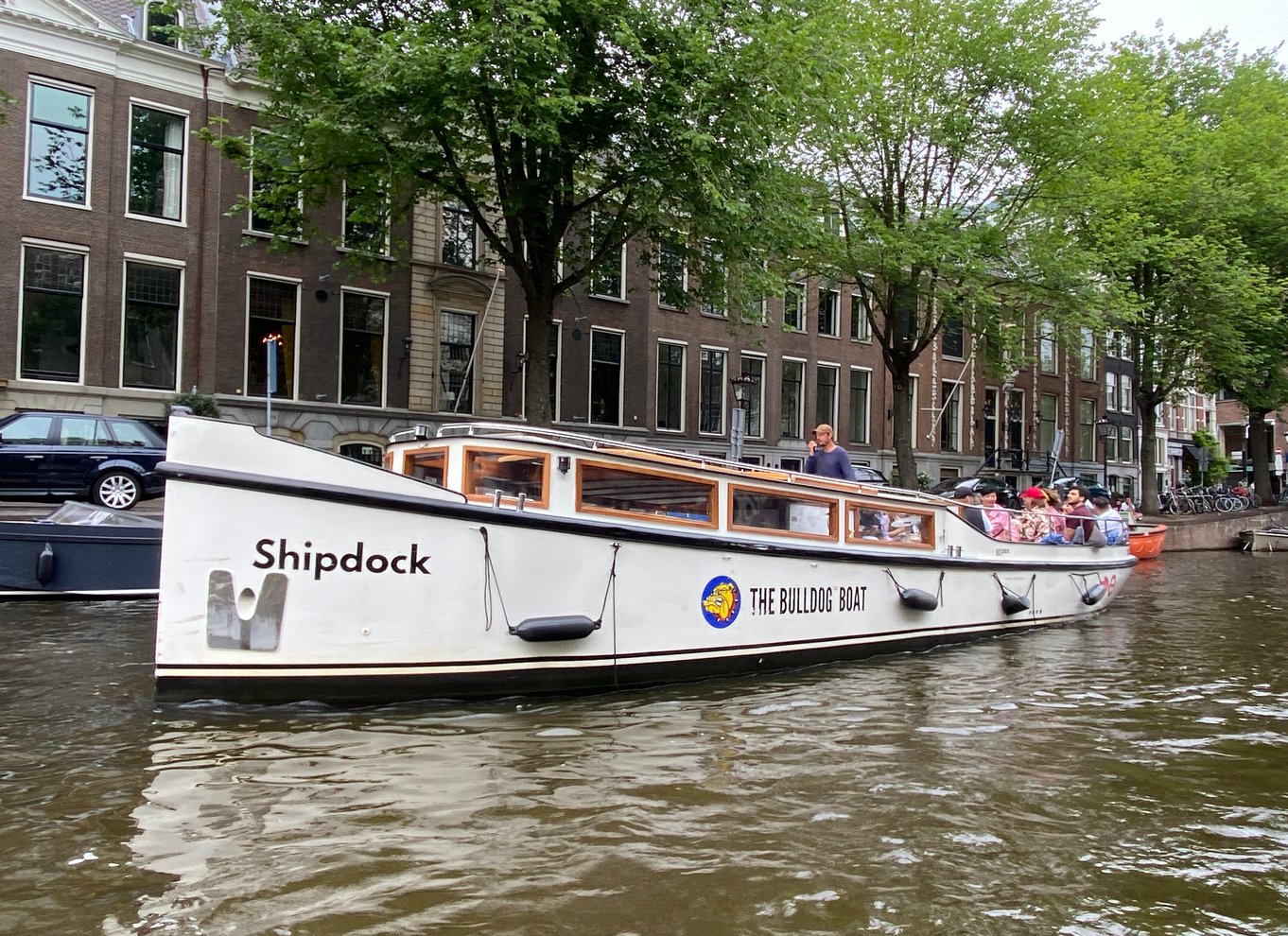 Amsterdam: The Bulldog Boat Smoke-Friendly Cruise & 2 Drinks ...