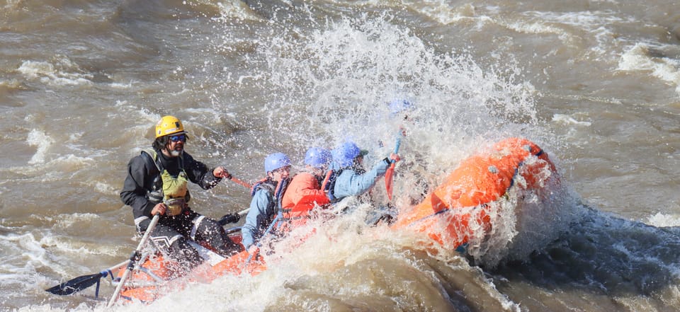 Denali, Alaska: Canyon Wave Raft Class III-IV Paddle/Oar | GetYourGuide