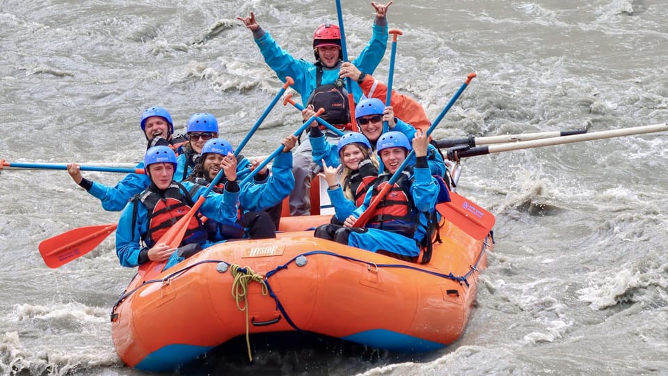 Denali, Alaska: Canyon Wave Raft Class III-IV Paddle/Oar | GetYourGuide