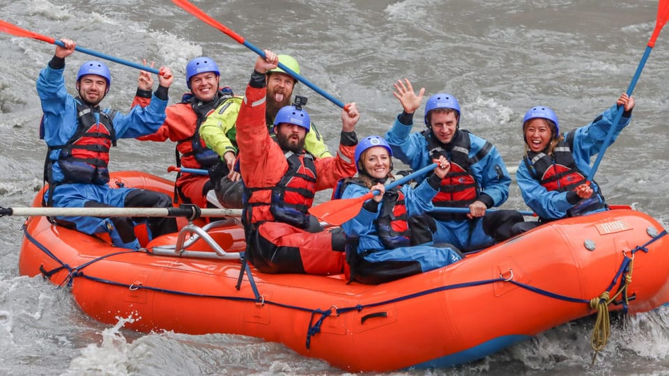Denali, Alaska: Canyon Wave Raft Class III-IV Paddle/Oar | GetYourGuide