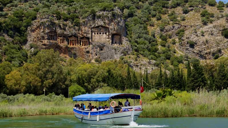 Dalyan: tour privado de medio día en barco por el río Dalyan con baño ...