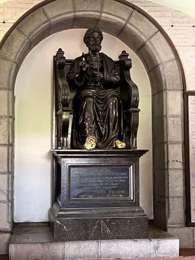 Van San Sebastián: privé dagtocht heiligdom van Lourdes | GetYourGuide