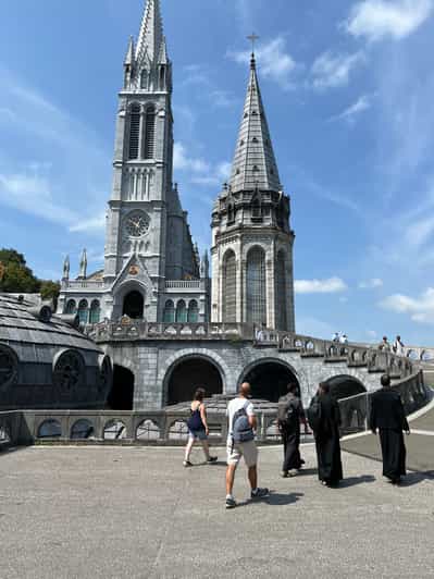 Desde San Sebastián: excursión privada de un día al Santuario de Lourdes | GetYourGuide