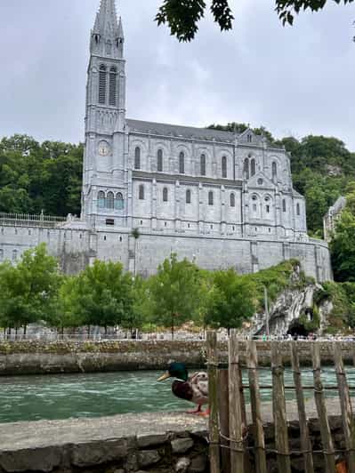 Desde San Sebastián: excursión privada de un día al Santuario de Lourdes | GetYourGuide
