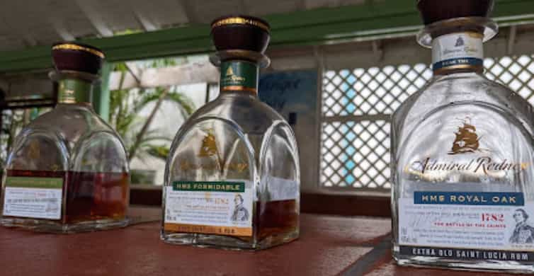 Castries: visita guiada a la destilería de ron con degustación ...