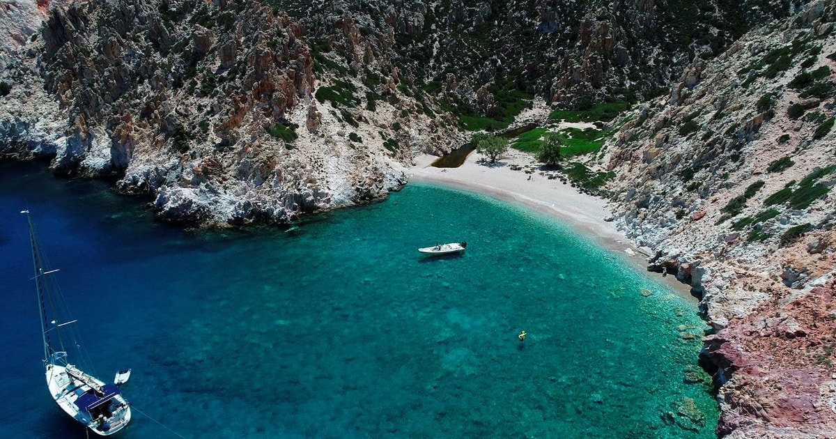 Desde Sifnos: Excursión a Kimolos y Poliegos con Natación | GetYourGuide