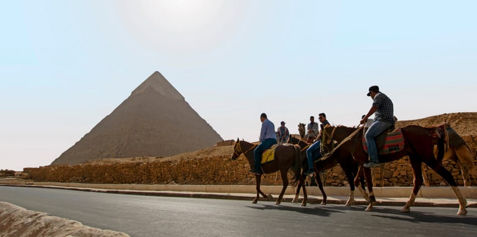 Giza: Arabian Horse Tour Around the Giza Pyramids | GetYourGuide