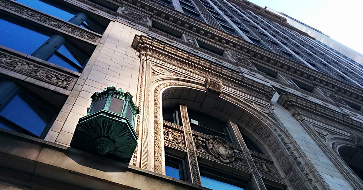 Chicago: Roaring '20s, Art Deco, and Gangsters Walking Tour | GetYourGuide