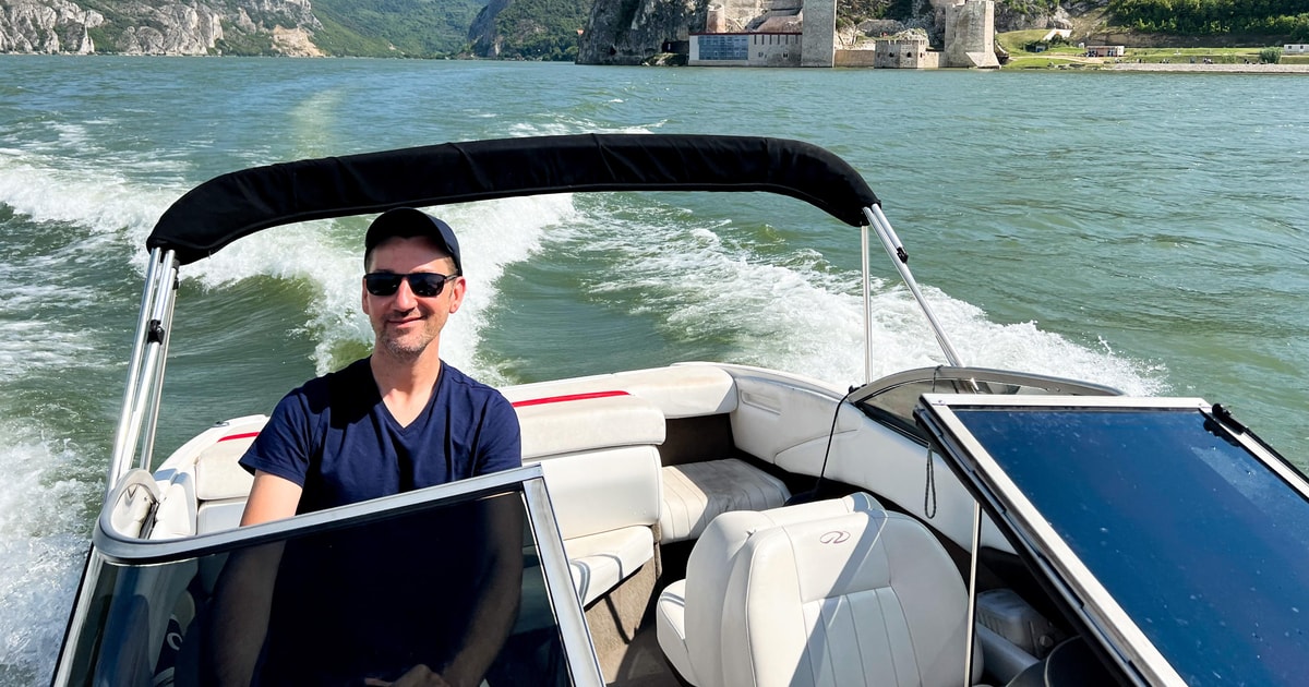 Belgrad: Cetatea Golubac cu plimbare cu barca rapidă pe Poarta de Fier ...